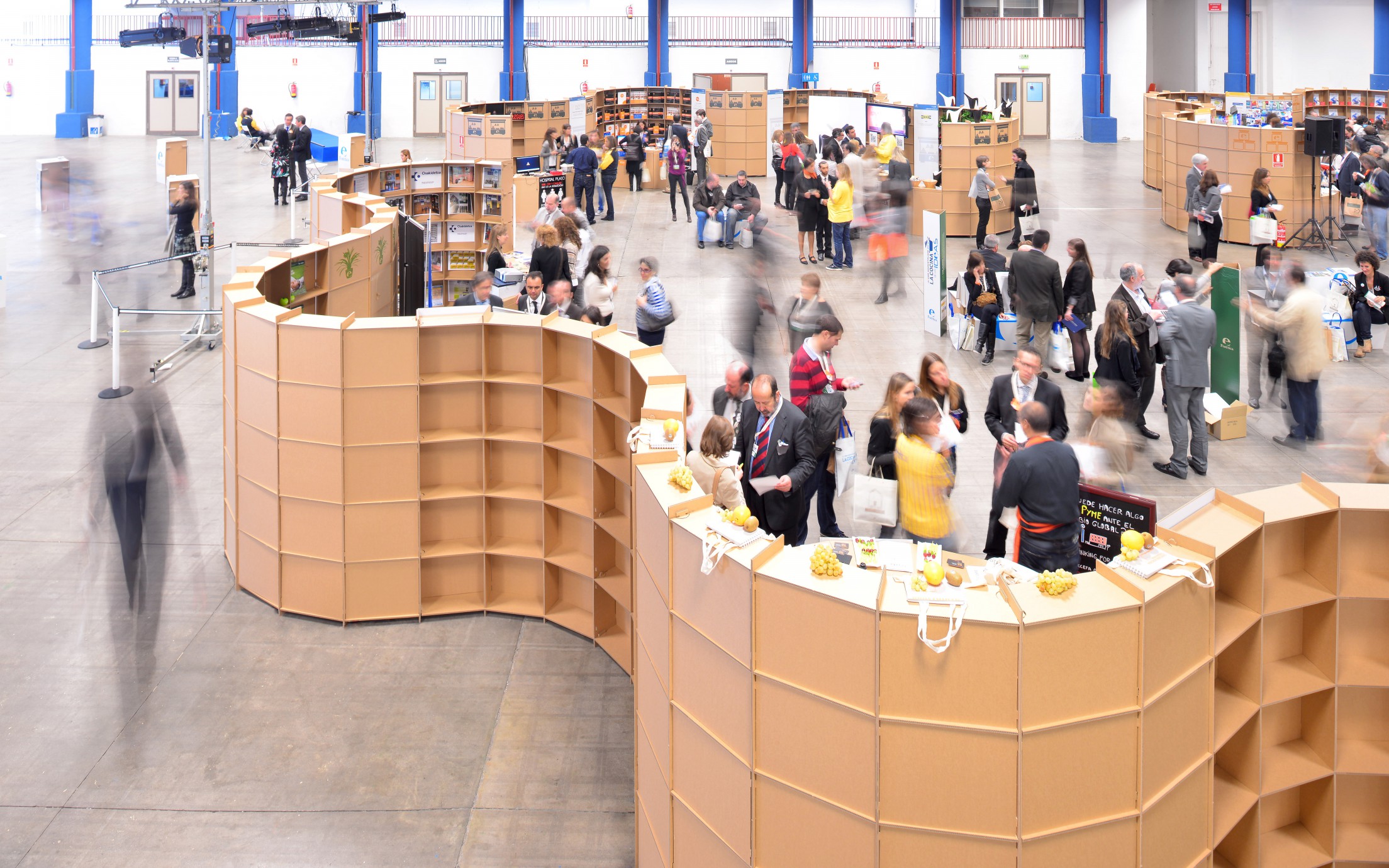 Cartonlab-cardboard-stand-trade-booth-s-shape-design-awesome-easy-02 ...